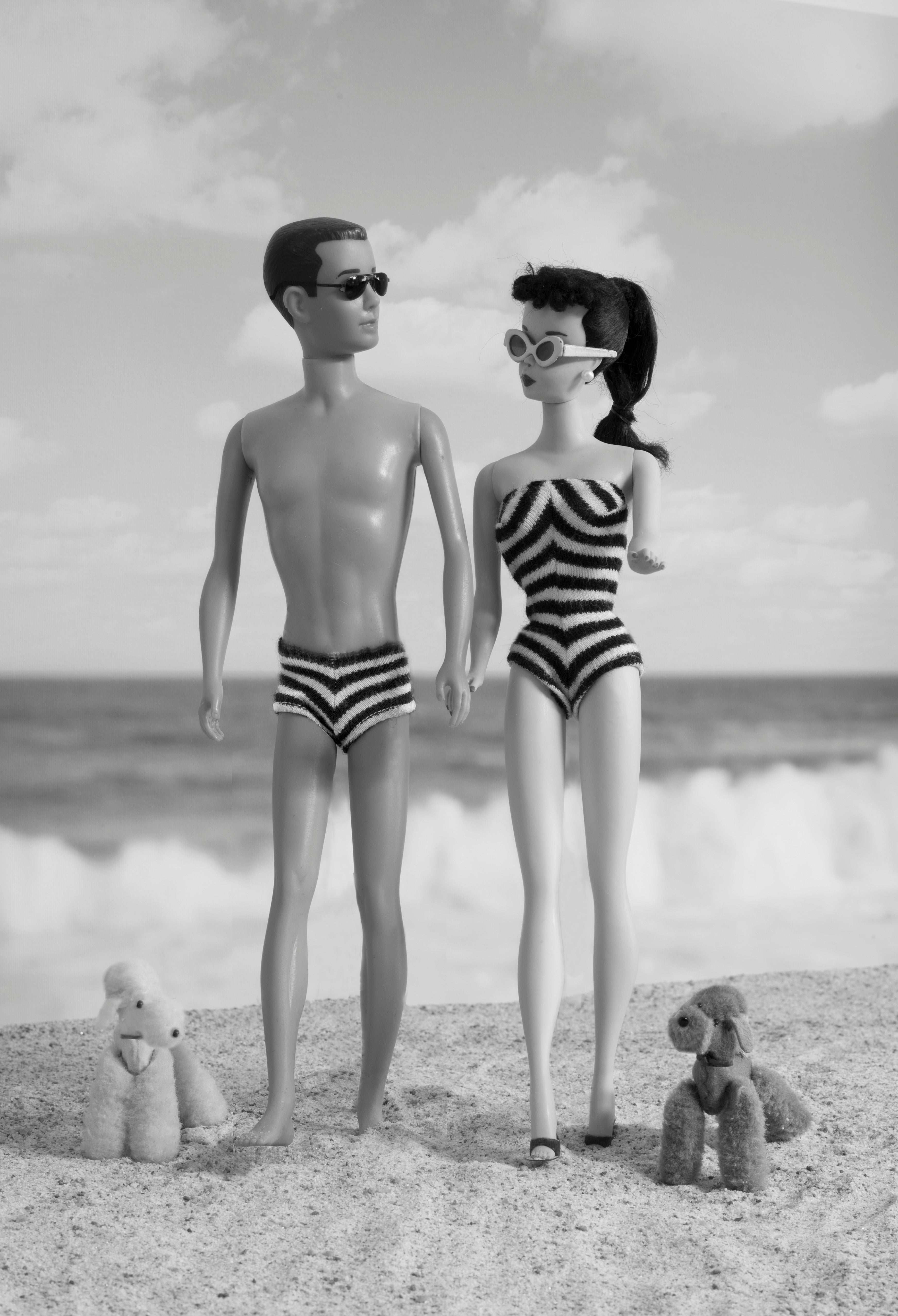 Beach Walking Brunette And Ken Bandw Barbie And Ken Photos