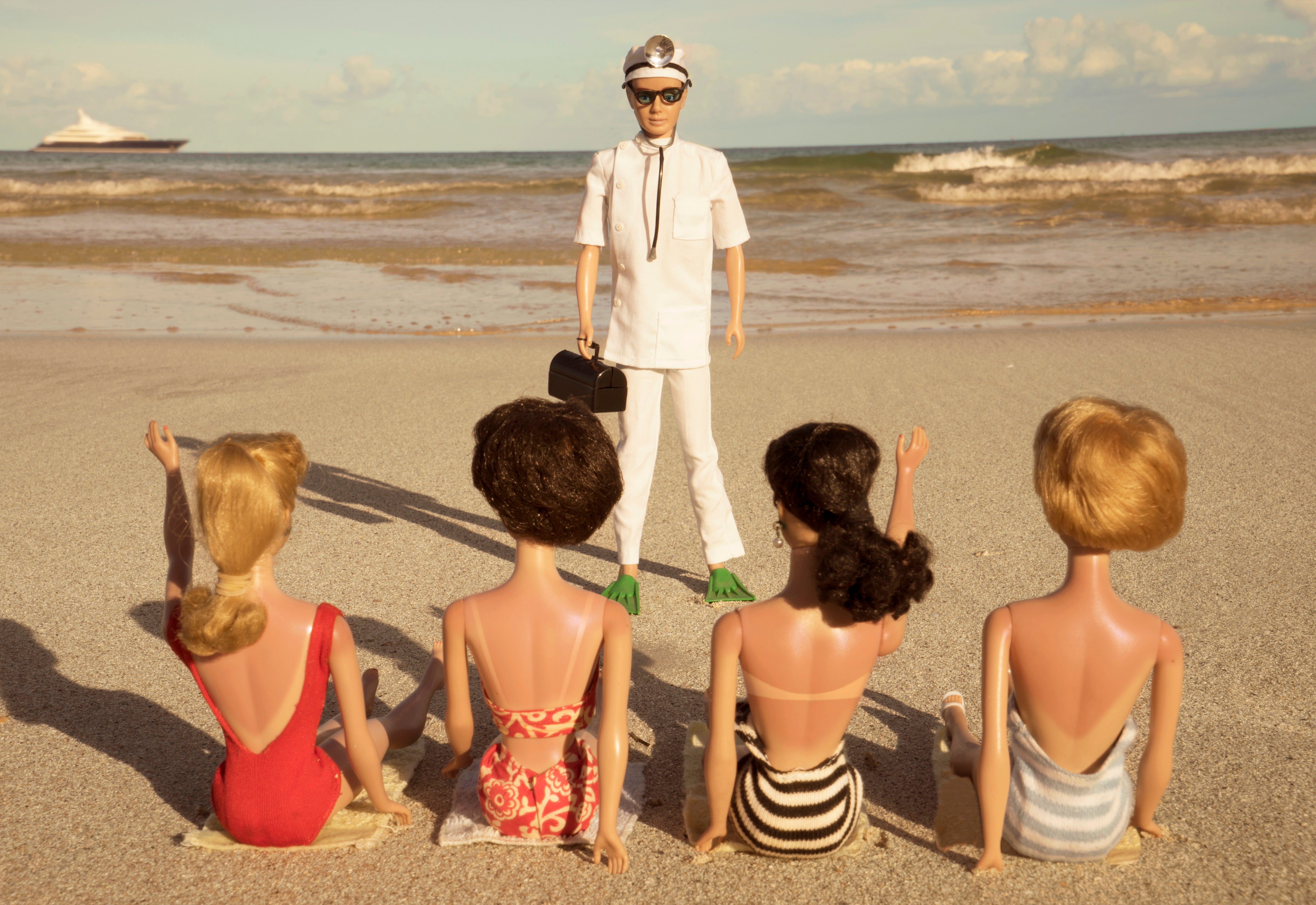 Dr. Sunburn – Barbie and Ken Photos